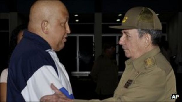 Hugo Chavez back in Venezuela after final chemotherapy - BBC News