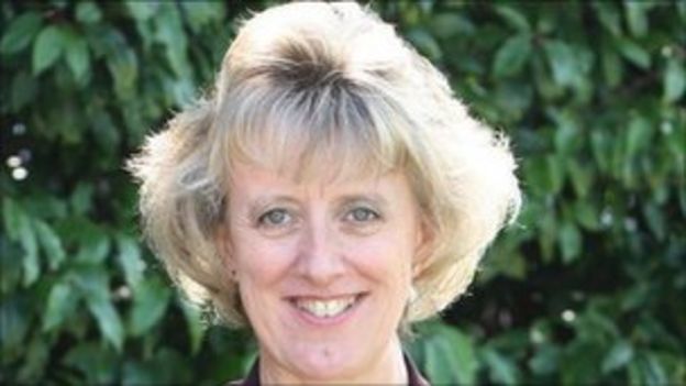 Northumbria Police Chief Constable Sue Sim refuses bonus - BBC News