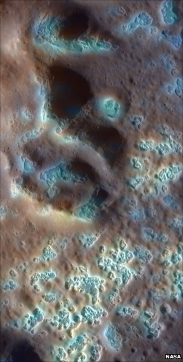 'Hollows' mark Mercury's surface - BBC News