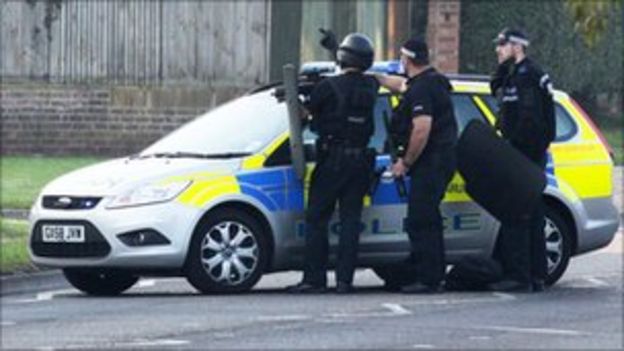 Man found with gunshot wounds in Littlehampton dies - BBC News