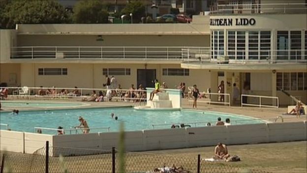 Brighton's Saltdean Lido renovation funding - BBC News