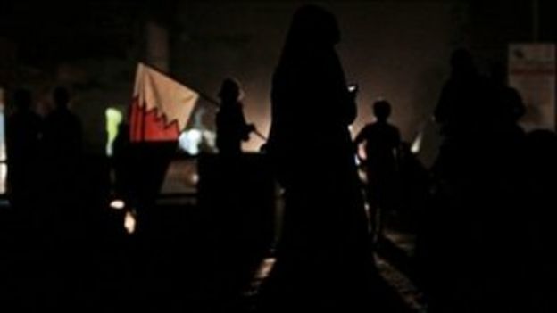Bahrain teenager dies in Manama protests - BBC News