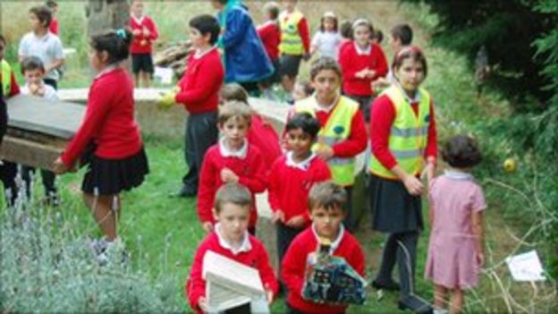 Jersey's Janvrin primary school gets nature award first - BBC News