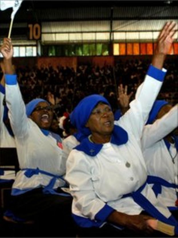 Archbishop of Canterbury on 'healing' Zimbabwe trip - BBC News