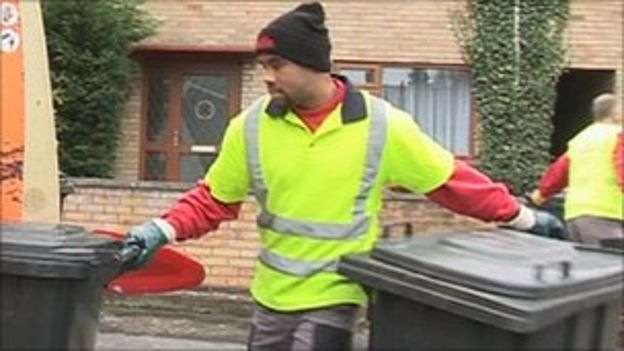 'Boxing Binman' Rendall Munroe quits bins for the ring - BBC News