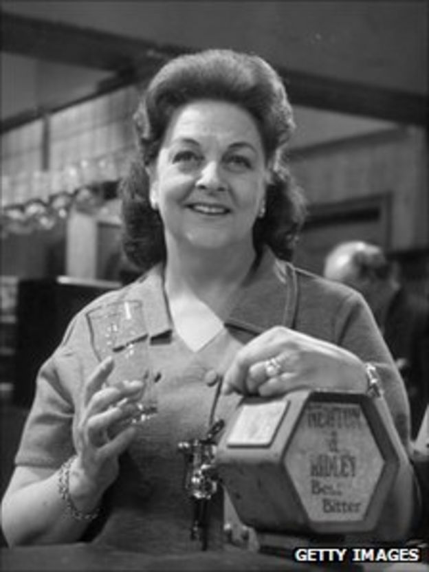 Coronation Street actress Betty Driver dies, aged 91 - BBC News