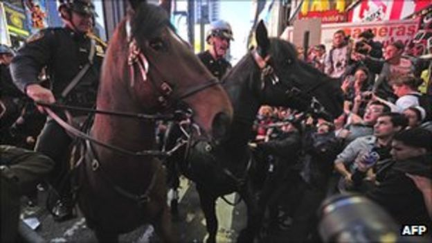 Rome counts cost of violence after global protests - BBC News