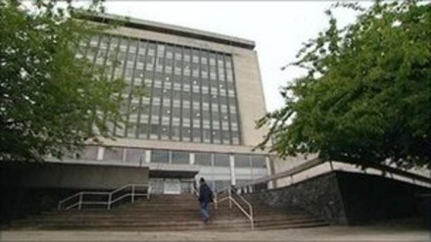 Bradford Central Library closed due to fire risk - BBC News