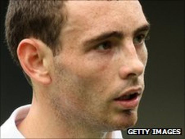 David Worrall commits his future to Bury until 2014 - BBC Sport