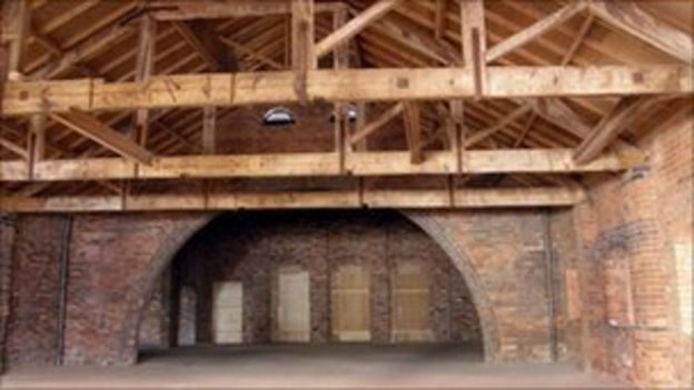 English Heritage praises Birmingham gas retort house - BBC News