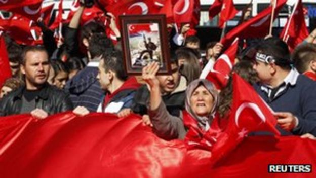 Turkey and Iran 'collaborating against Kurdish rebels' - BBC News