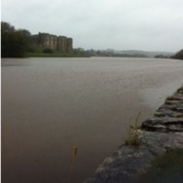 Fifth flood alert imposed as heavy rain causes problems - BBC News
