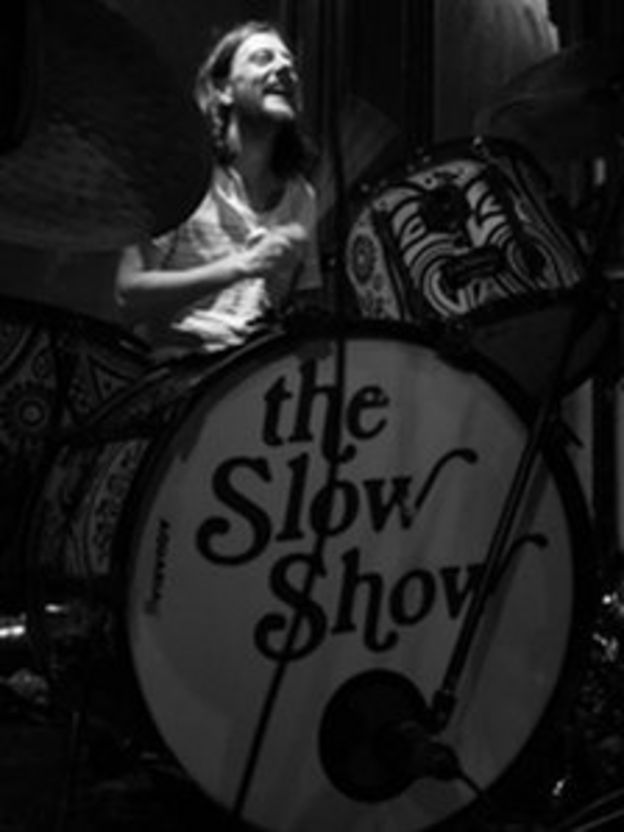 Elbow support act The Slow Show replace stolen drums - BBC News
