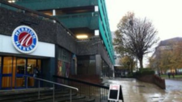 Merrion Centre in Leeds awaits refurbishment plan - BBC News