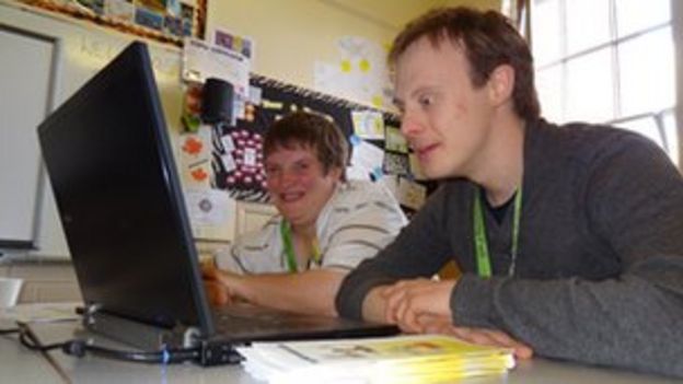 Shropshire workshops tackle online privacy - BBC News