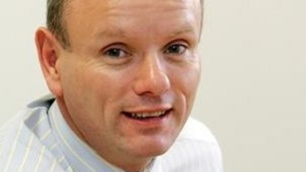 MP Mike Freer 'threatened at mosque surgery' - BBC News