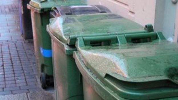 Merseyside wheelie bin fires 'rise before Bonfire Night' - BBC News