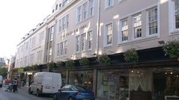 Jersey's town centre is 'keeping its character' - BBC News