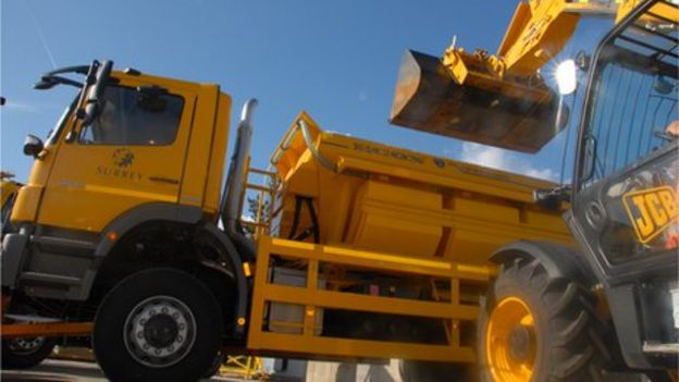 Surrey introduces fleet of new gritters for winter - BBC News