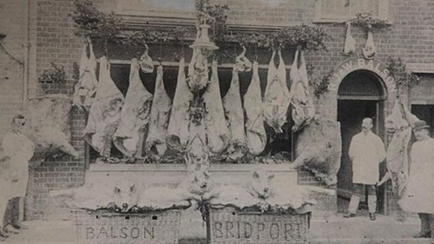 Bournemouth: Butcher 'reluctantly' shuts up shop at age of 85 - BBC News