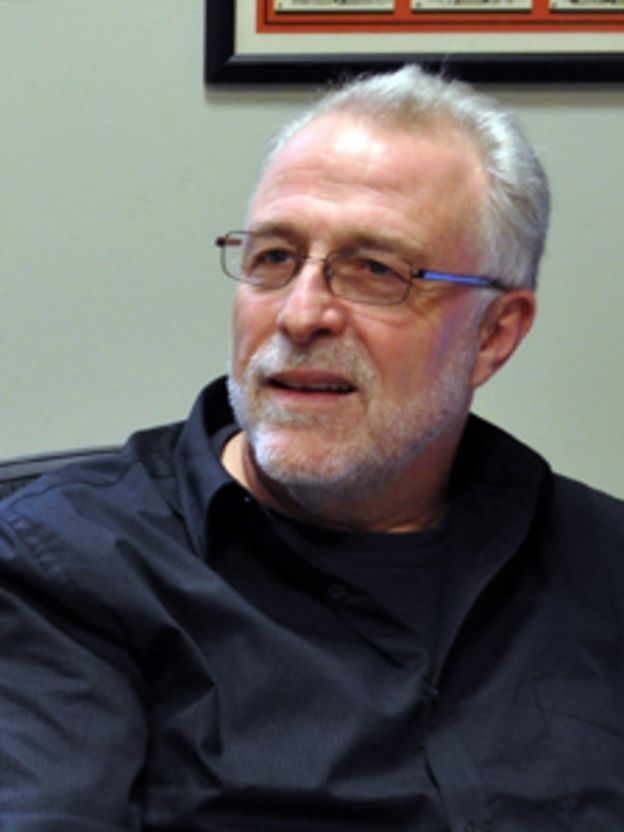 Ravers and time travellers re-record history - BBC News