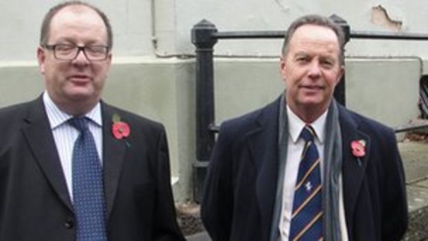 Sir Ian Botham pays tribute at Graham Dilley memorial - BBC News