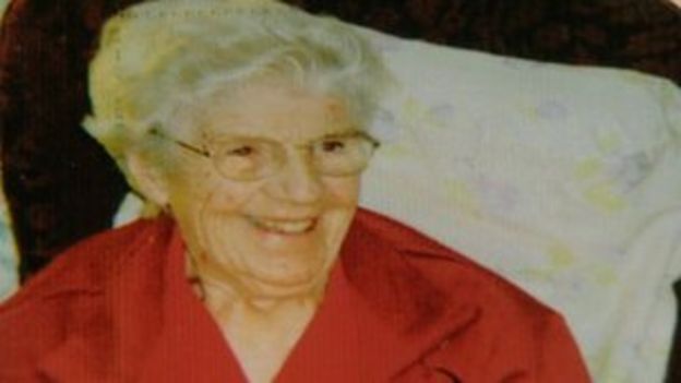 Elizabeth McGaw, 87, died after denture removal - BBC News