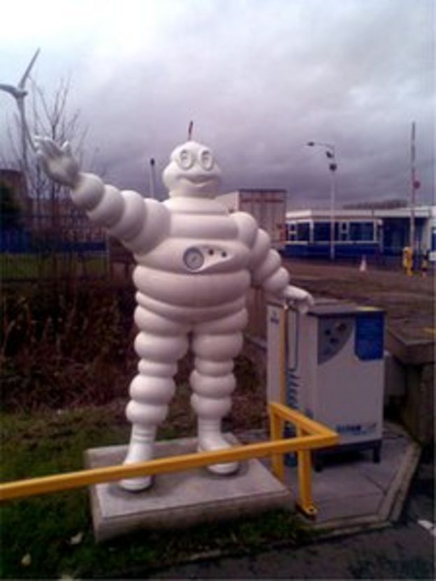 Michelin Dundee announces jobs boost - BBC News