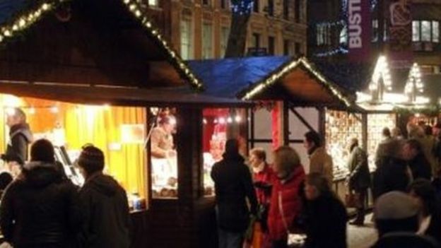 Manchester's 'Zippy' Santa attraction finds new home - BBC News