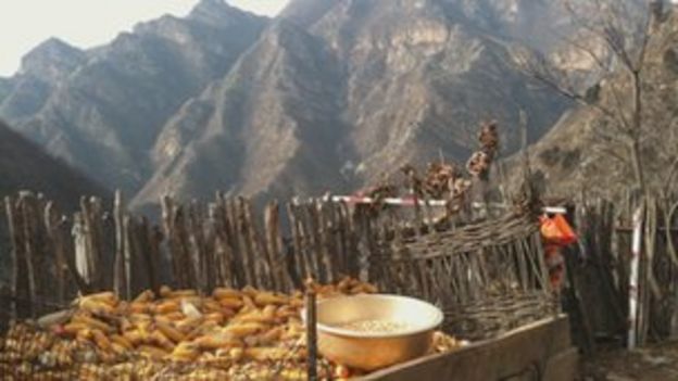 Poor rural villages show China's economic dilemma - BBC News