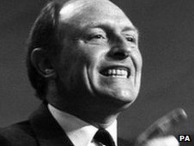 Neil Kinnock's 'a thousand generations' past revealed - BBC News