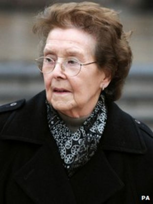 Margaret Shaw sentenced over driving death in Walton - BBC News