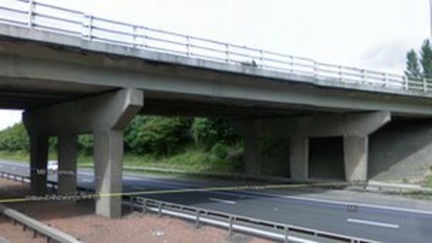 M8 vehicles hit by missiles from B792 bridge - BBC News