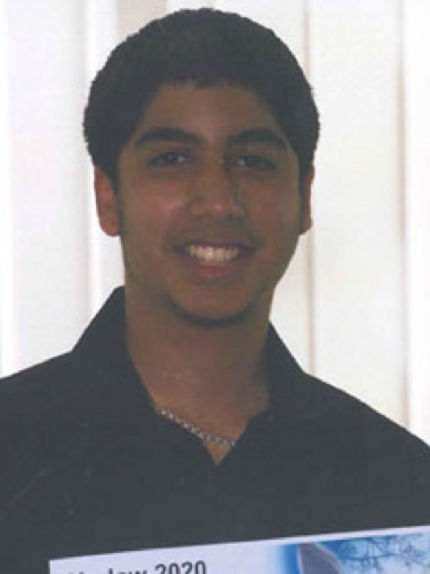 London 2012: England torchbearers revealed - BBC News