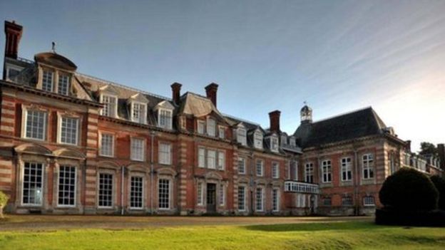 Conwy mansion Kinmel Hall sold to mystery buyer - BBC News