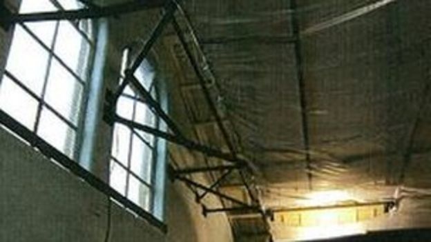 Elland Pool closed over roof collapse risk - BBC News