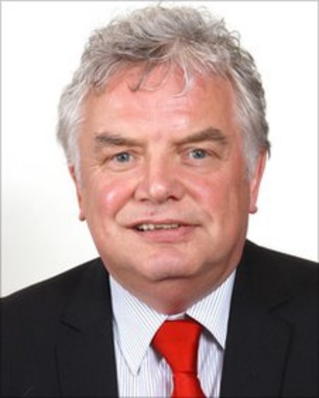 New Corby leader Tom Beattie wants to create jobs - BBC News