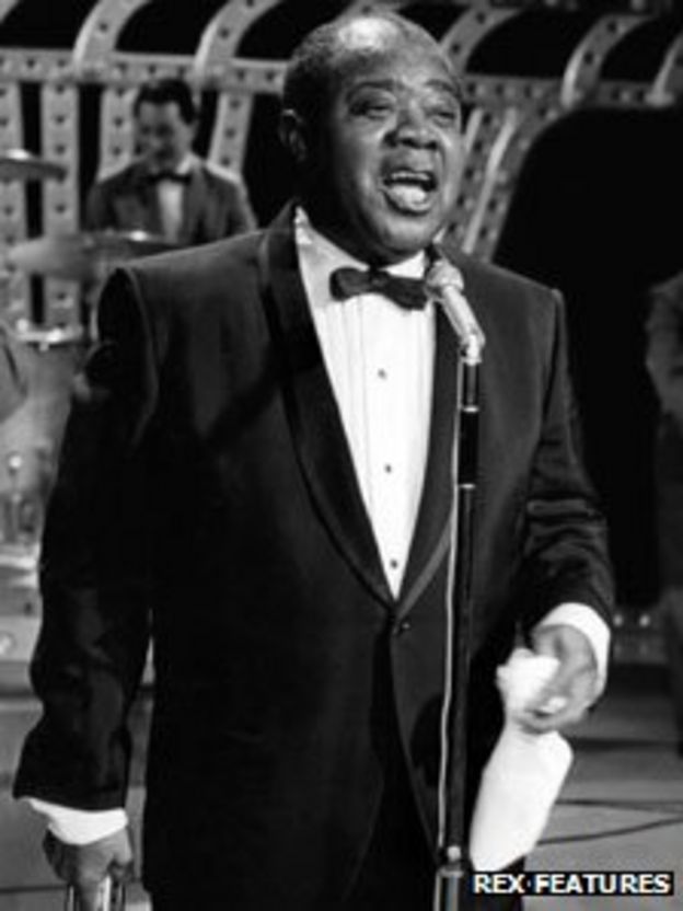 Smashed Hits: How political is What A Wonderful World? - BBC News