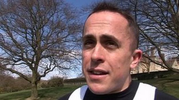 Ex-policeman Toby Day was hailed for bravery - BBC News