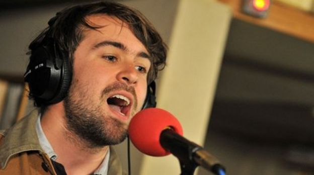 The Vaccines defend guitar bands at Brit nominations - BBC News