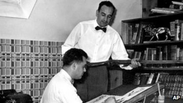 Captain America co-creator Joe Simon dies - BBC News