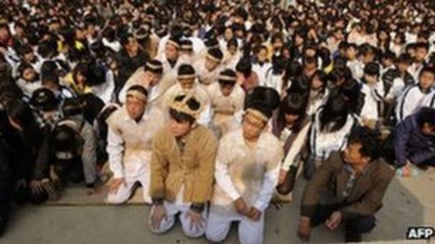 China village protest: Wukan mediator Xue Jinbo mourned - BBC News