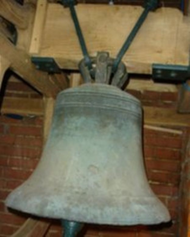 Ring of bells to play again in West Tytherley - BBC News