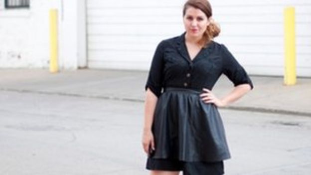 'Fatshion' blogs defiantly celebrate plus-size couture - BBC News