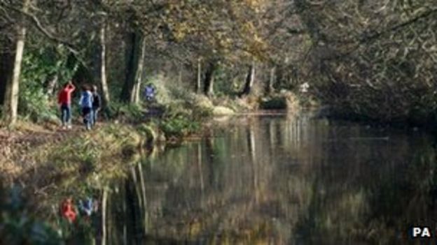 Hart in Hampshire remains UK's most desirable place - BBC News