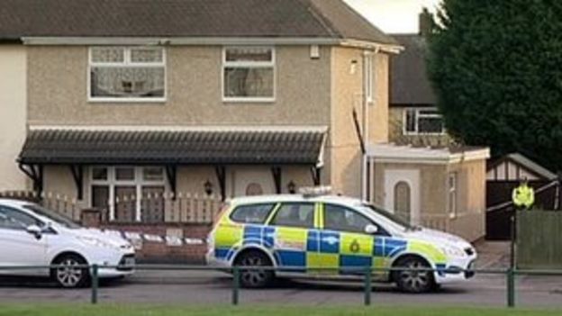 Nottingham murder victim, 56, 'had been stabbed' - BBC News