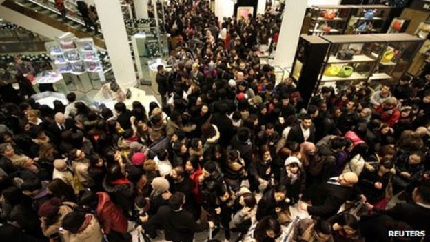 Stores enjoy 'strong' Boxing Day sales - BBC News