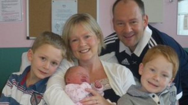Scotland welcomes 2012 new year babies - BBC News
