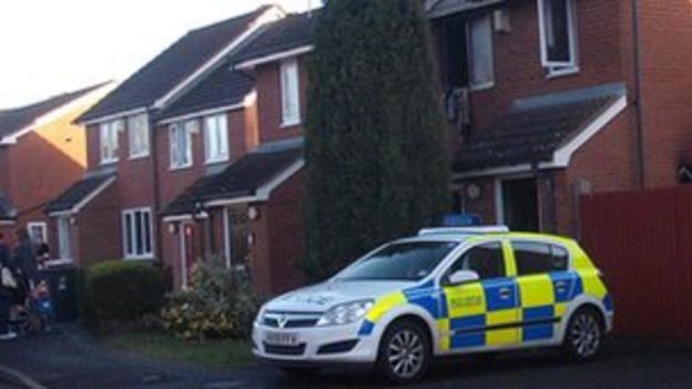 Telford fire: Newborn baby and four others hurt in fire - BBC News