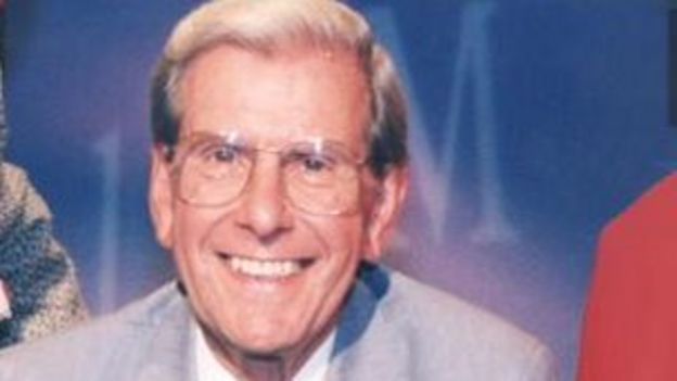 Bob Holness: Your Blockbuster memories - BBC News